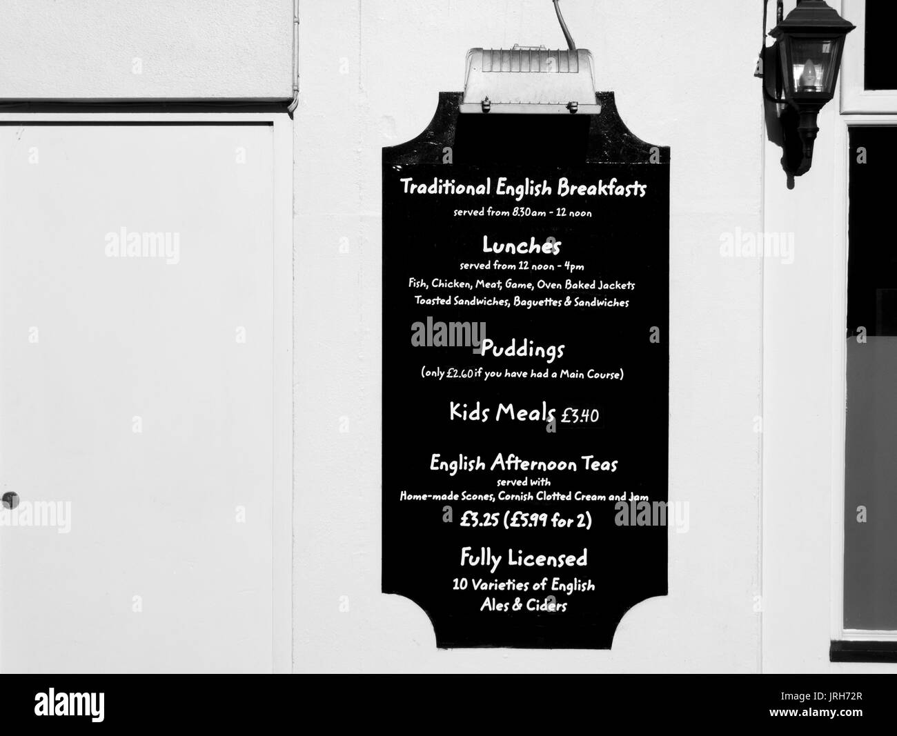 Mur de signalisation Banque d'images noir et blanc - Page 2 - Alamy