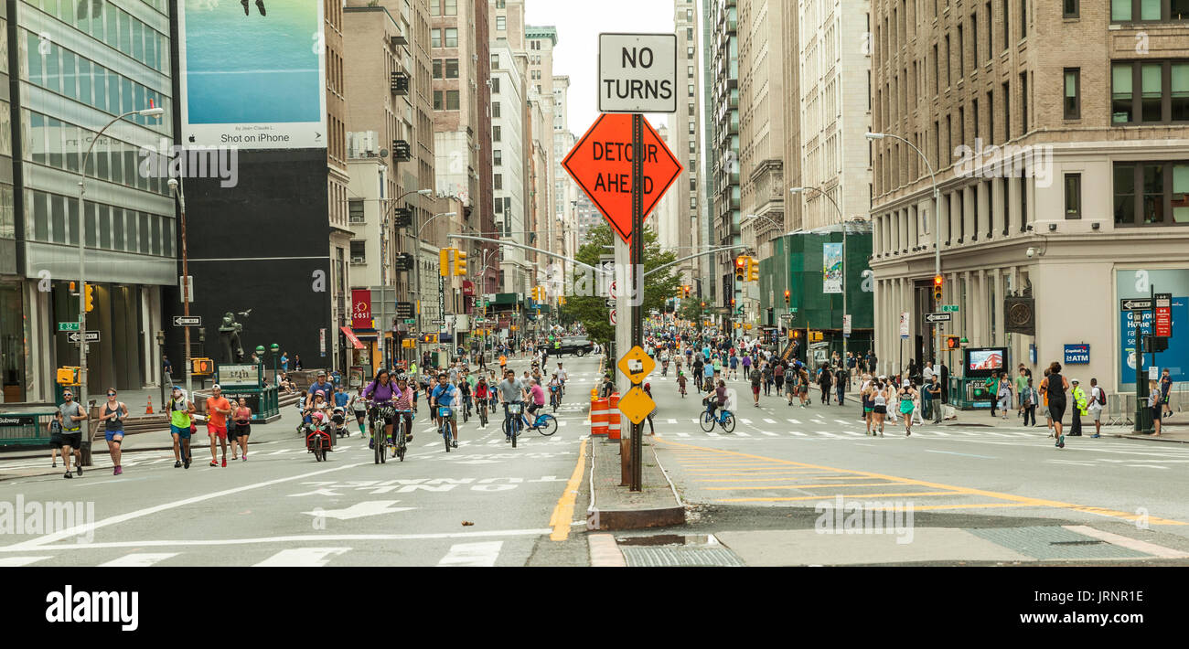 New York, NY USA - 5 août 2017 : les New-yorkais et les touristes ...