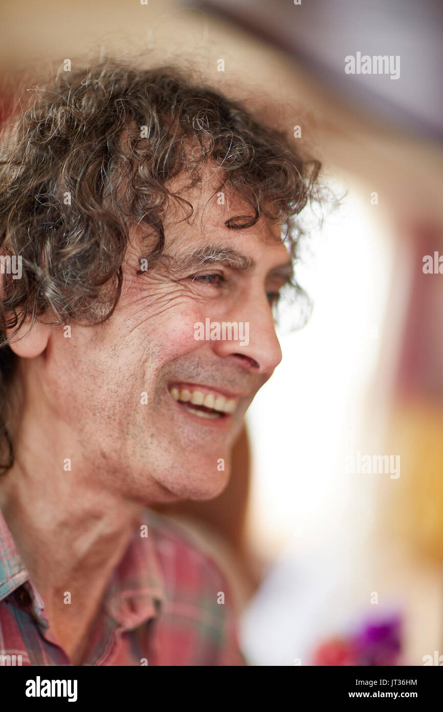 John kiki artiste Banque de photographies et d’images à haute ...