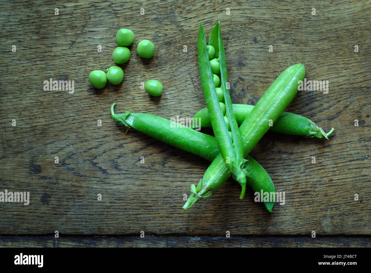 Cosses de petits pois Banque de photographies et d’images à haute ...