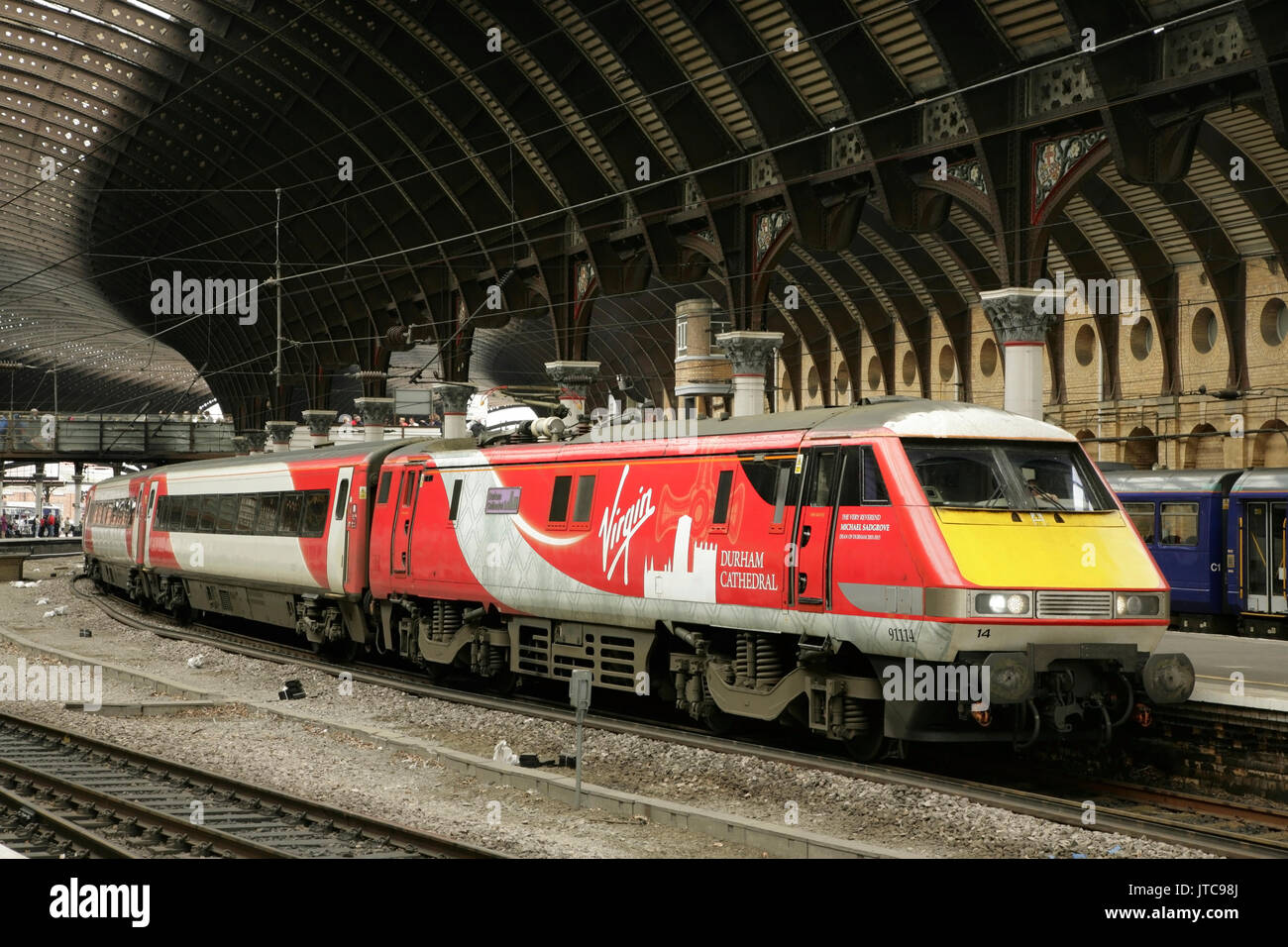 Virgin trains class 91 locomotive Banque de photographies et d’images à ...