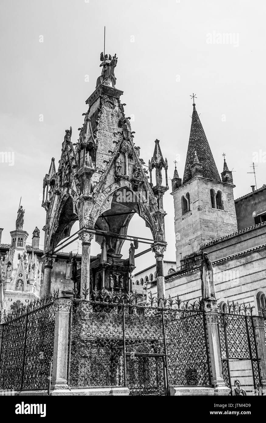 Santa maria antica Banque de photographies et d’images à haute ...