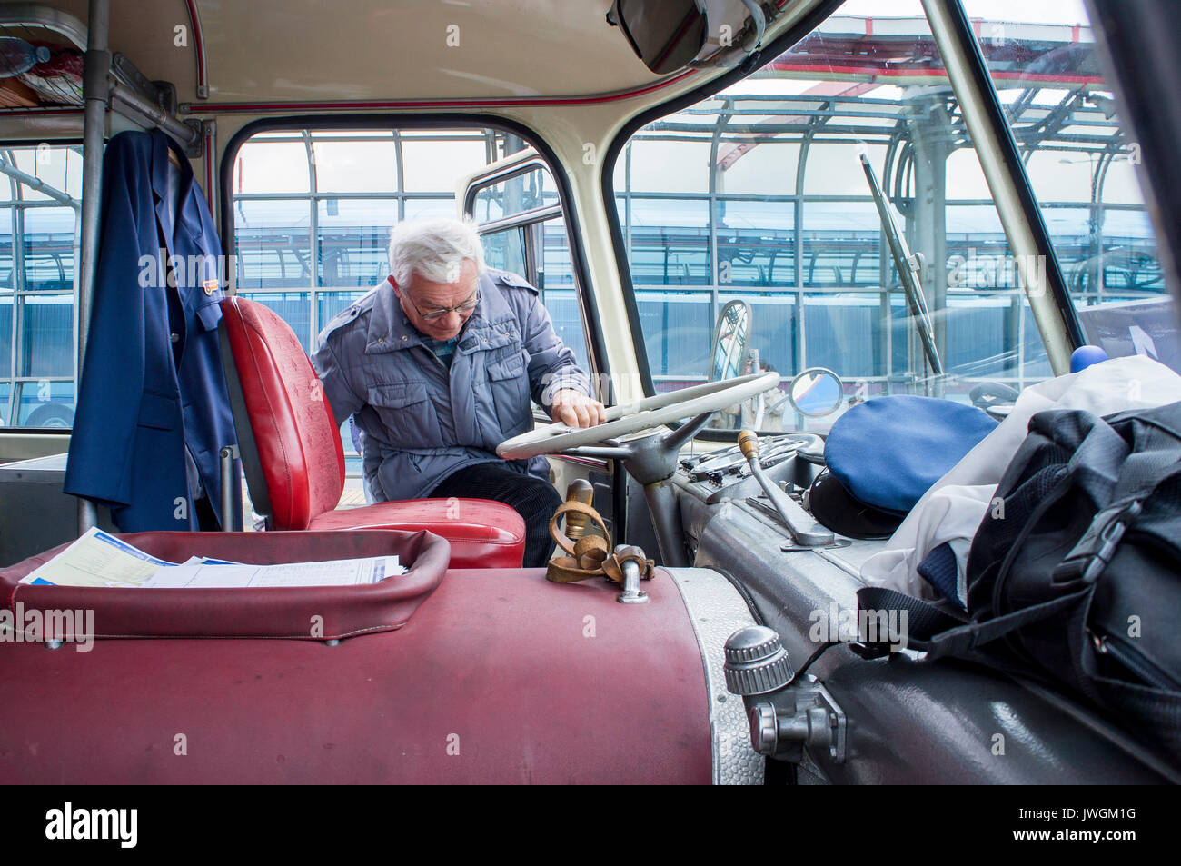 Skoda 706 bus rto kar avec remorque Banque de photographies et d’images ...