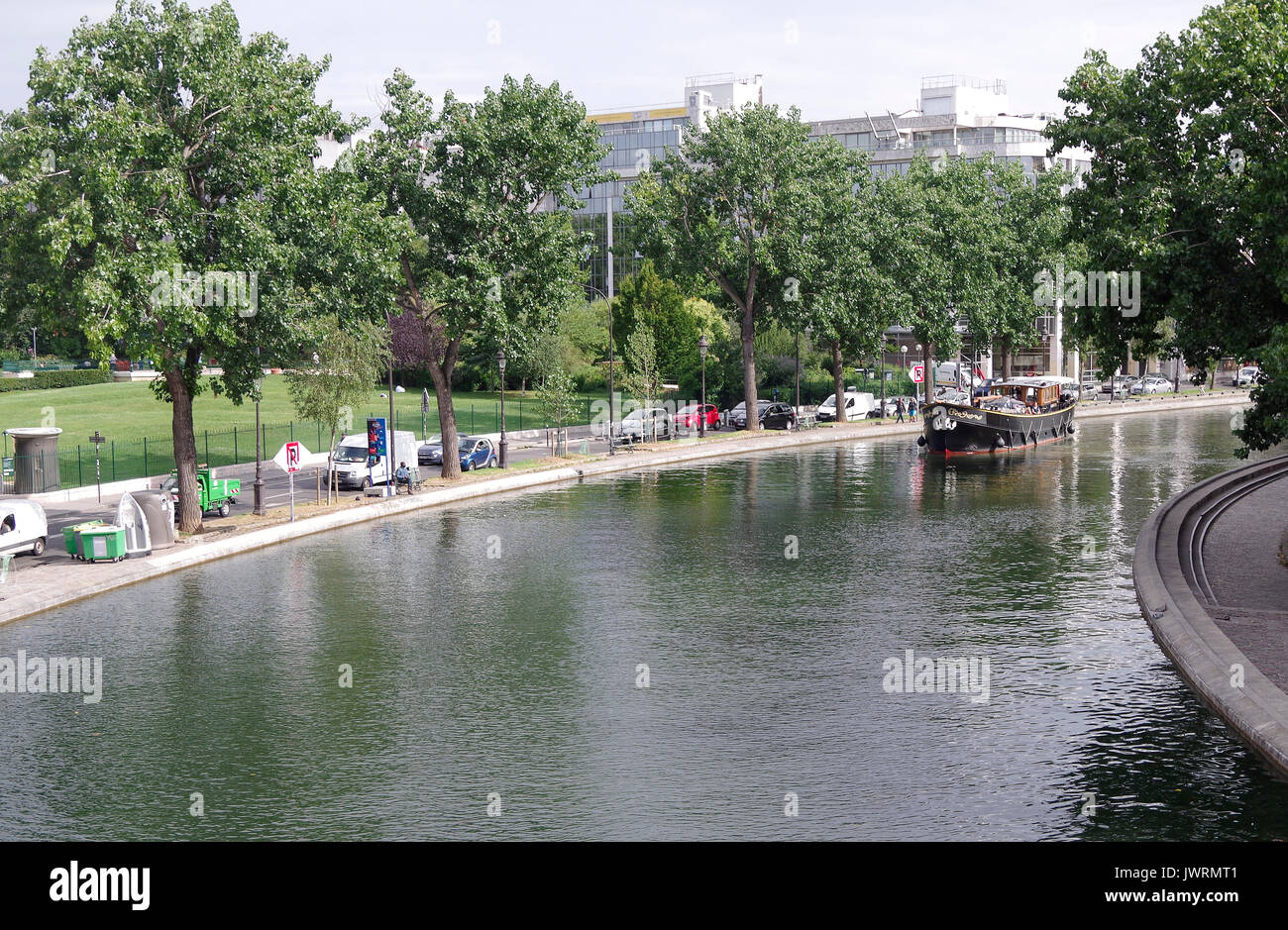 Le MV Elizabeth, construit pour la croisière sur les rivières et canaux ...