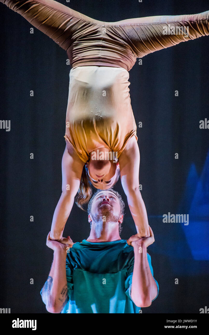 Saara ahola et peter aberg Banque de photographies et d’images à haute ...