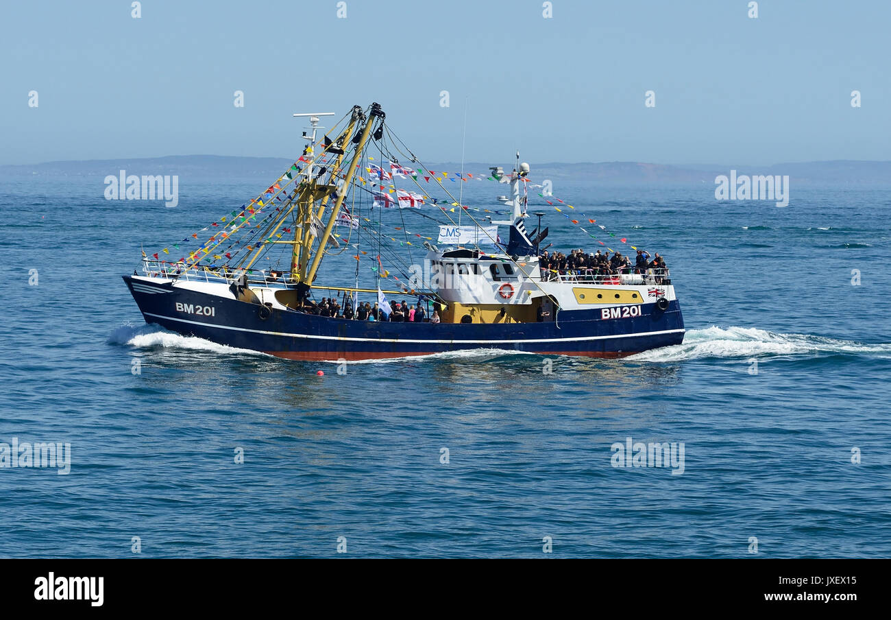 Brixham Fishing Boat Trawler Banque d'image et photos - Page 2 - Alamy