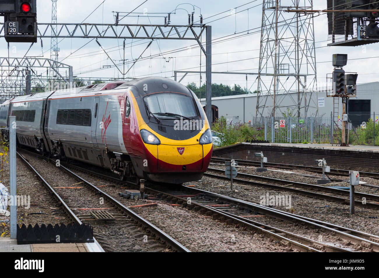 Virgin rail Banque de photographies et d’images à haute résolution - Alamy