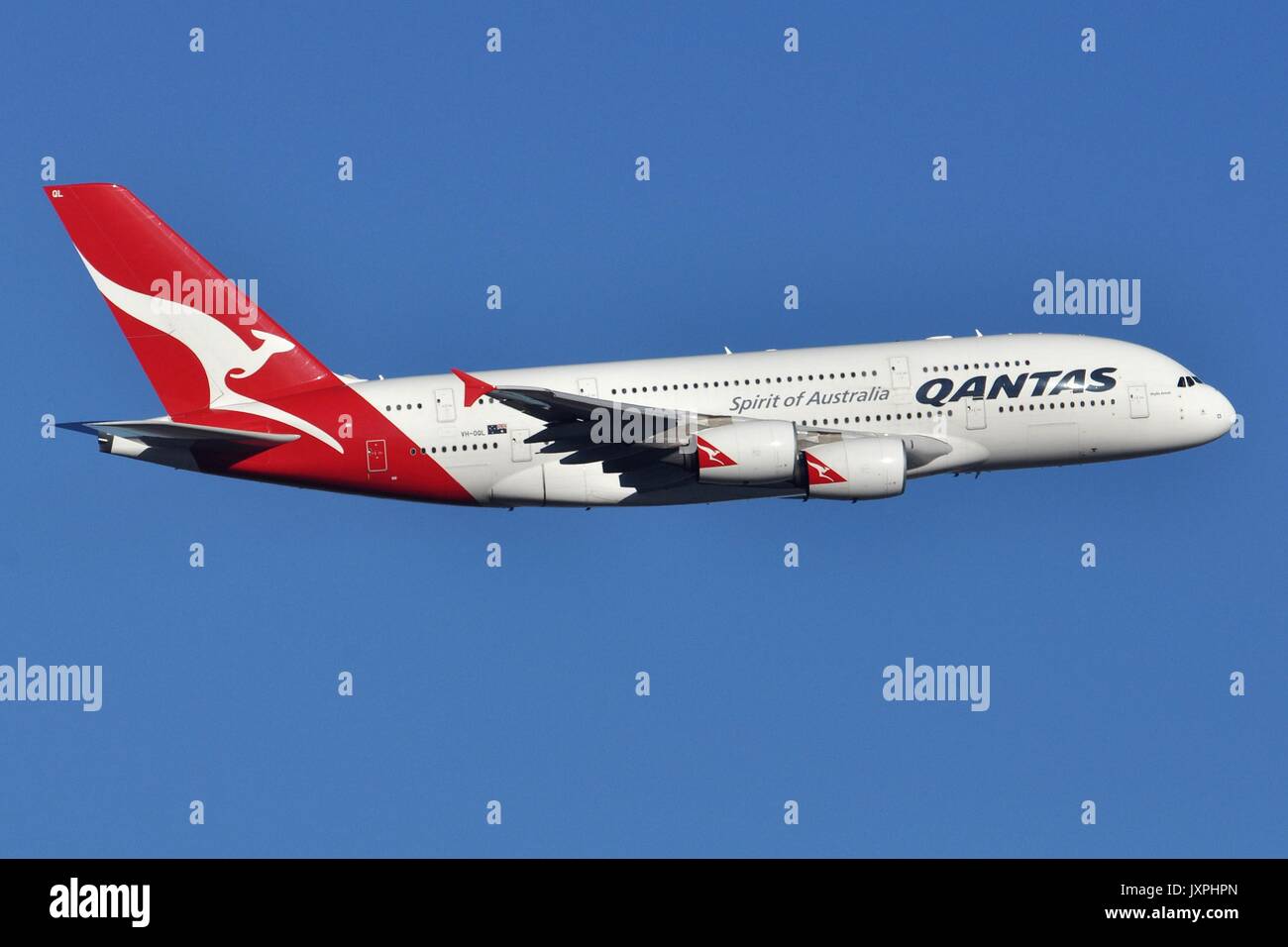 Avion de ligne qantas airbus a380 Banque de photographies et d’images à ...