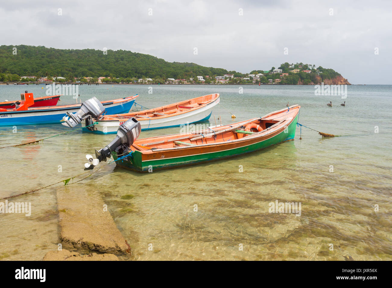 Bateaux de pêche colorés en Tartane, presqu'île de la Caravelle ...