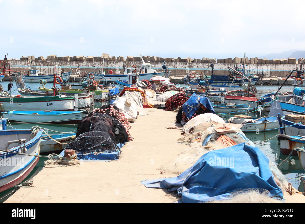 Algerie bateau port peche Banque de photographies et d’images à haute ...