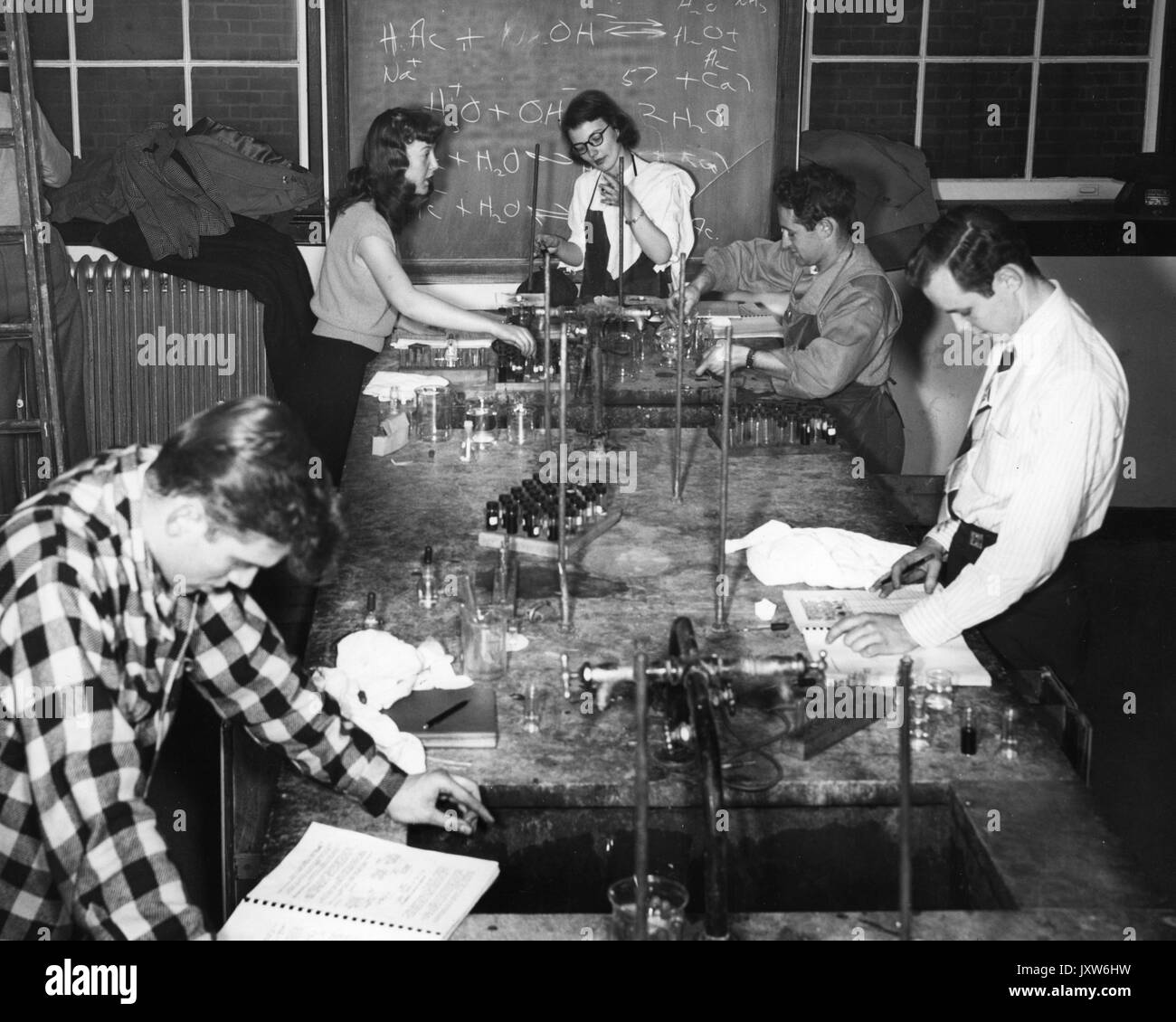 Laboratoire chimie 1940 Banque de photographies et d’images à haute ...