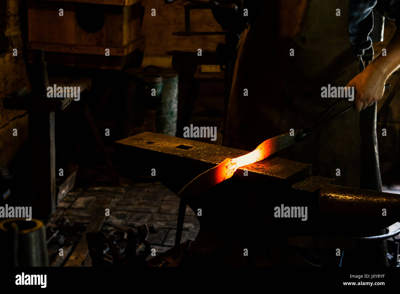 Working at a forge Banque de photographies et d’images à haute ...