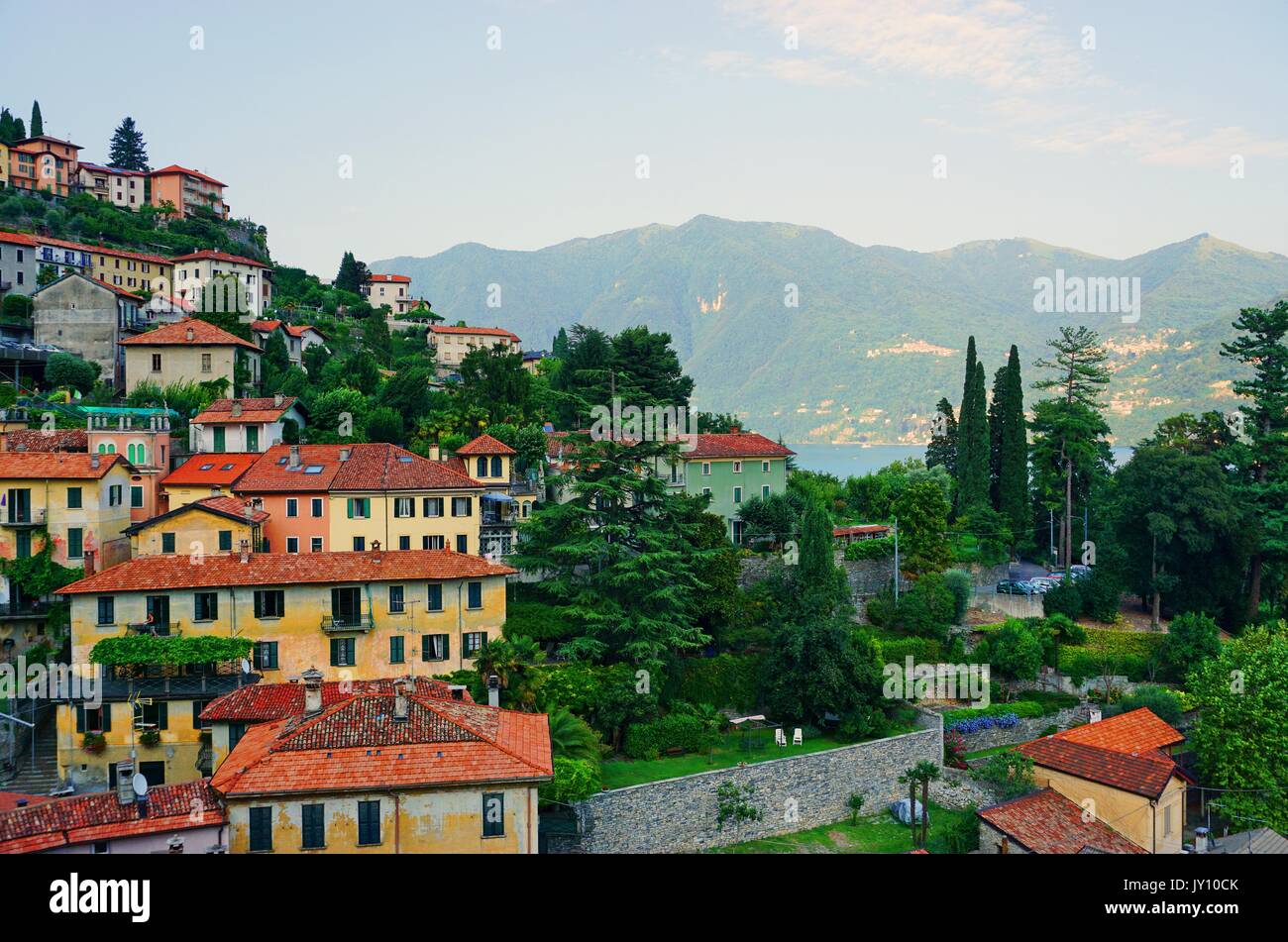 Moltrasio lake como Banque de photographies et d’images à haute ...