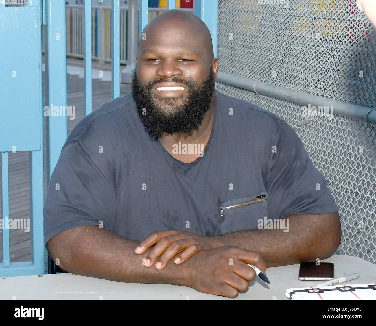 Wwe superstar mark henry Banque de photographies et d’images à haute ...