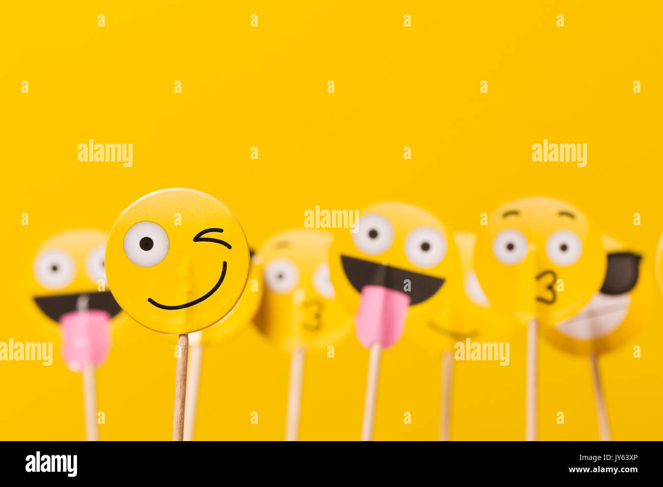 Cartoon emoji emoticon smiley face Banque de photographies et d’images ...