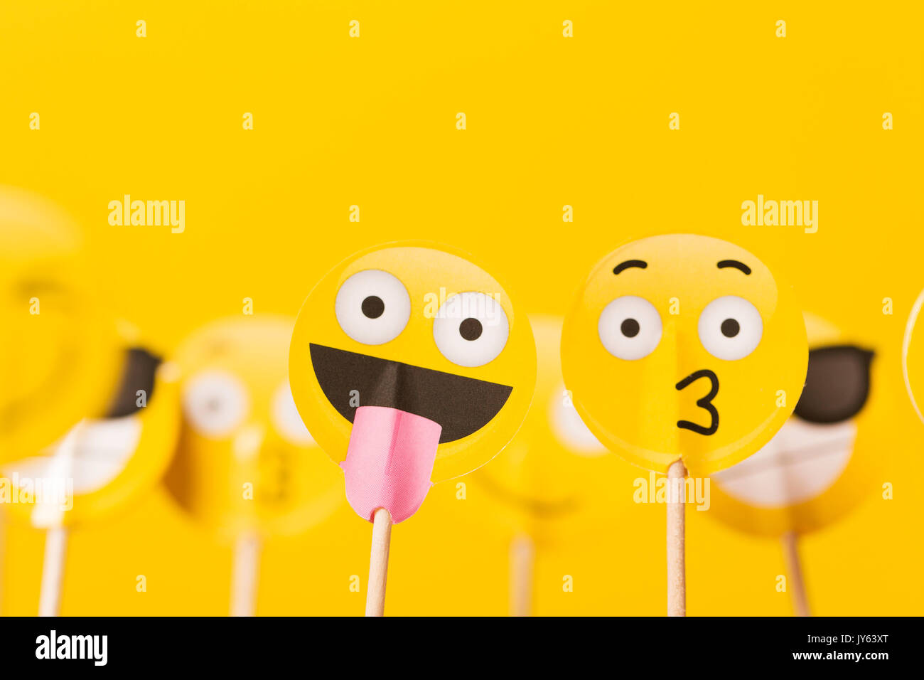 Cartoon emoji emoticon smiley face Banque de photographies et d’images ...
