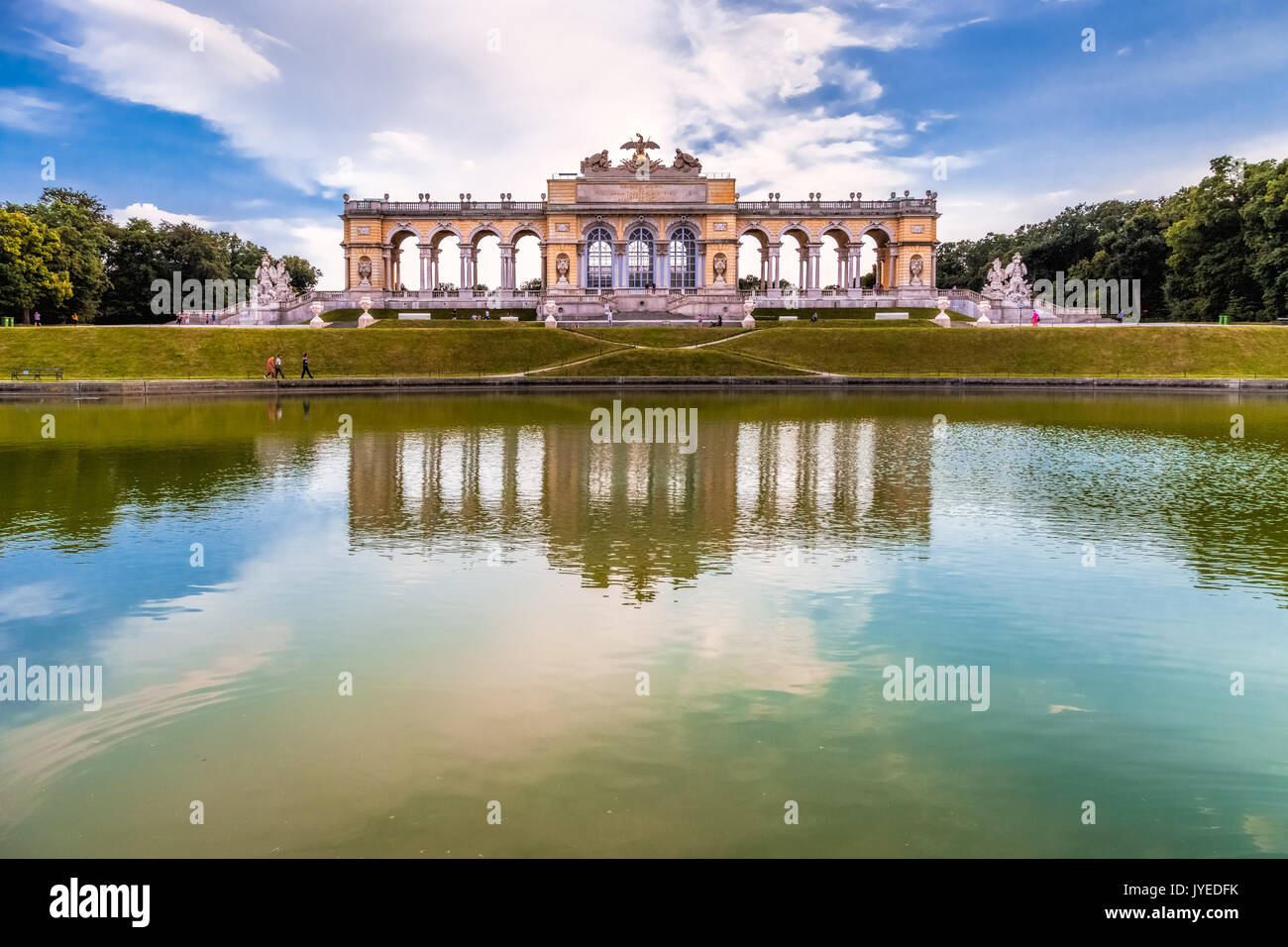 Monument gloriette Banque de photographies et d’images à haute ...