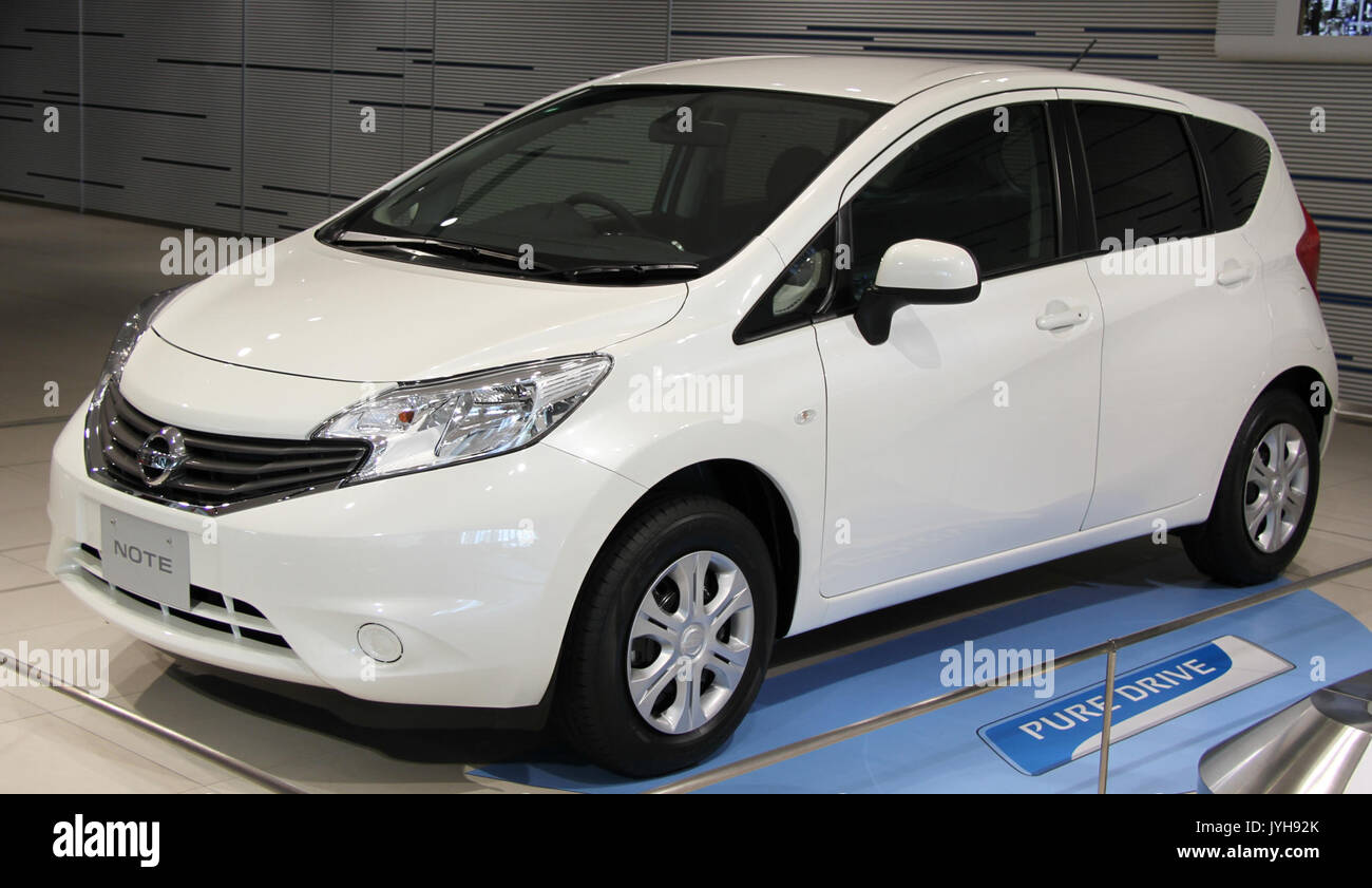 Nissan note Banque de photographies et d’images à haute résolution - Alamy