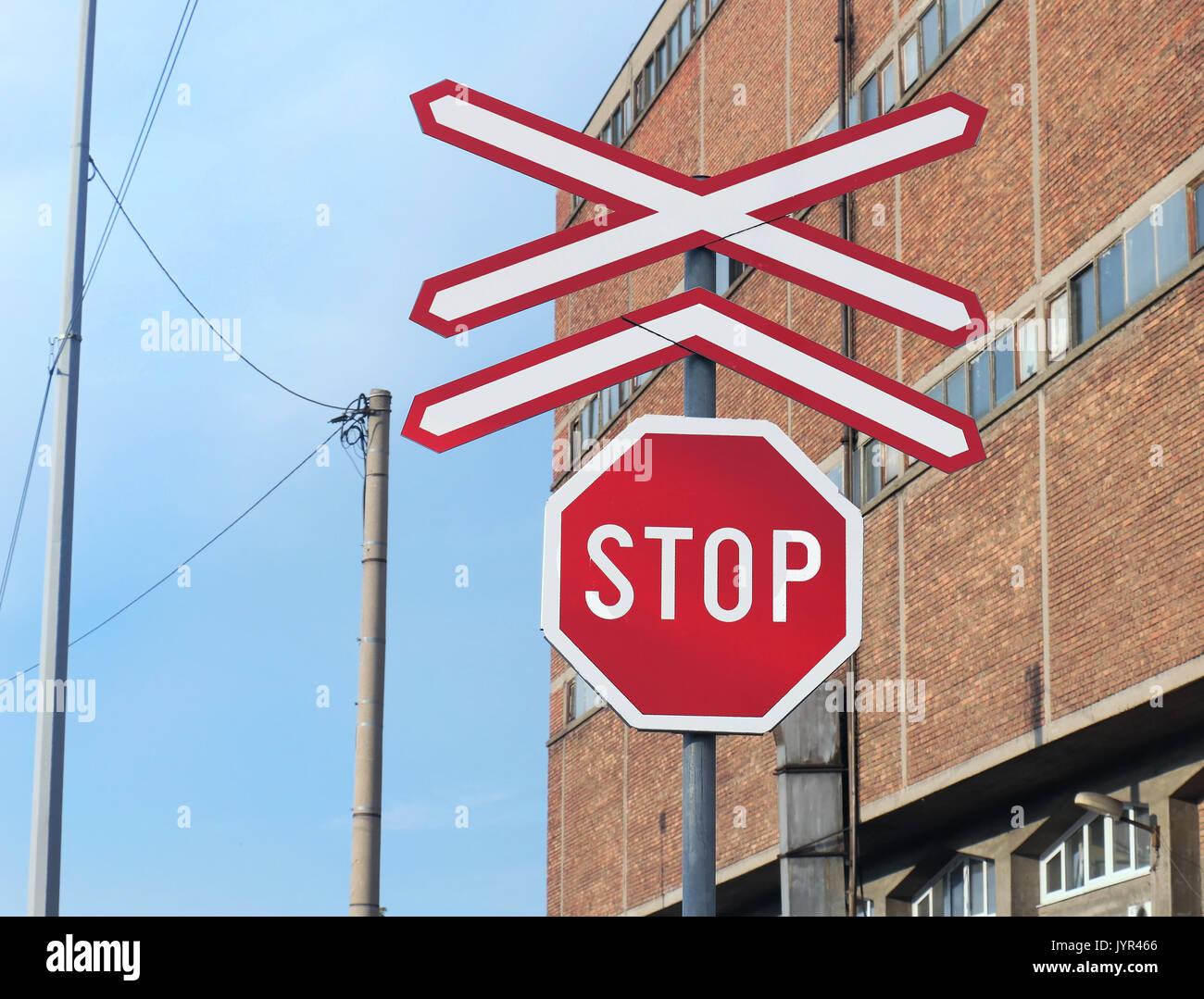 Rail road crossing sign Banque de photographies et d’images à haute ...