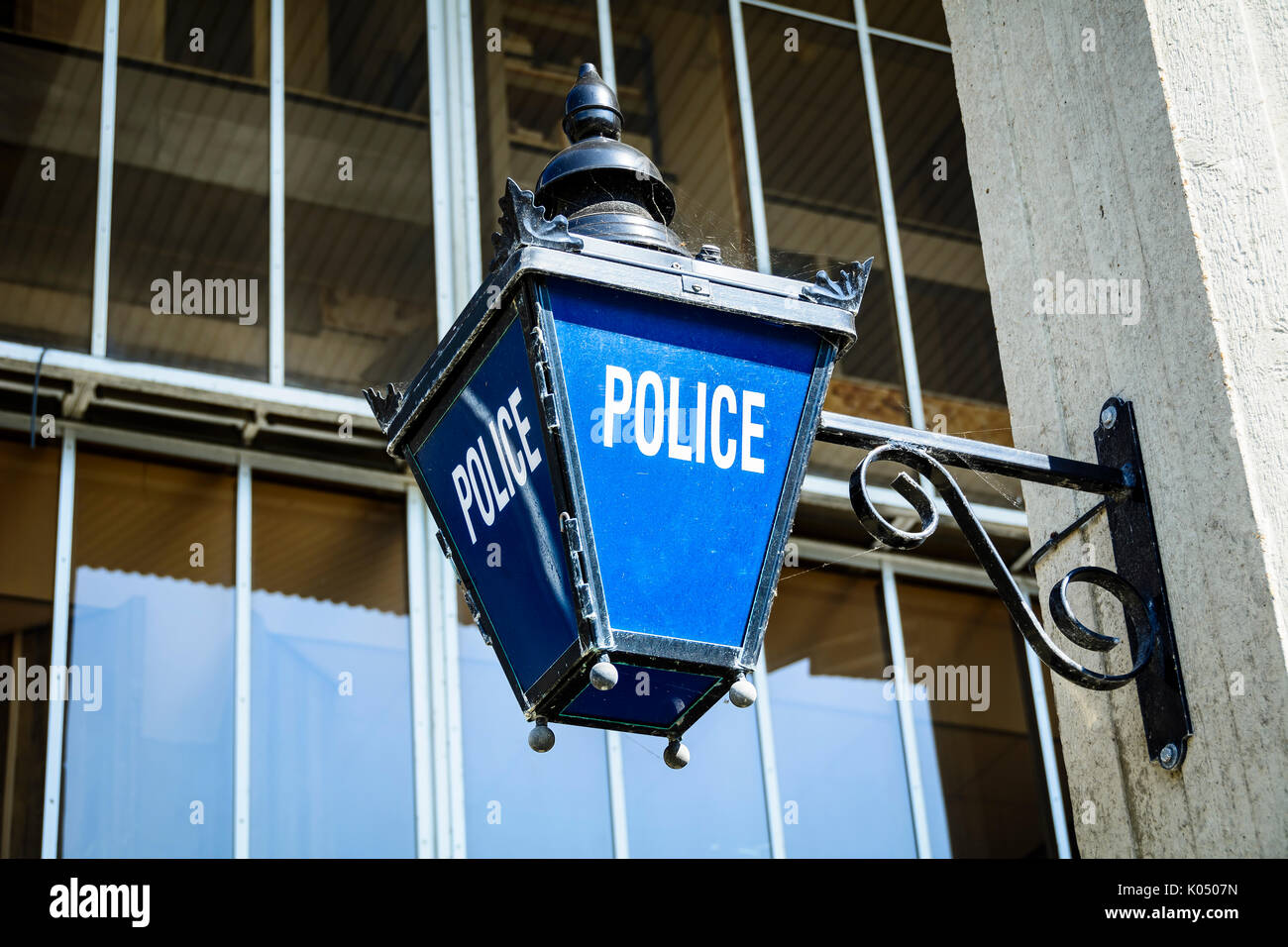 Panneau indicateur de police Banque de photographies et d’images à ...