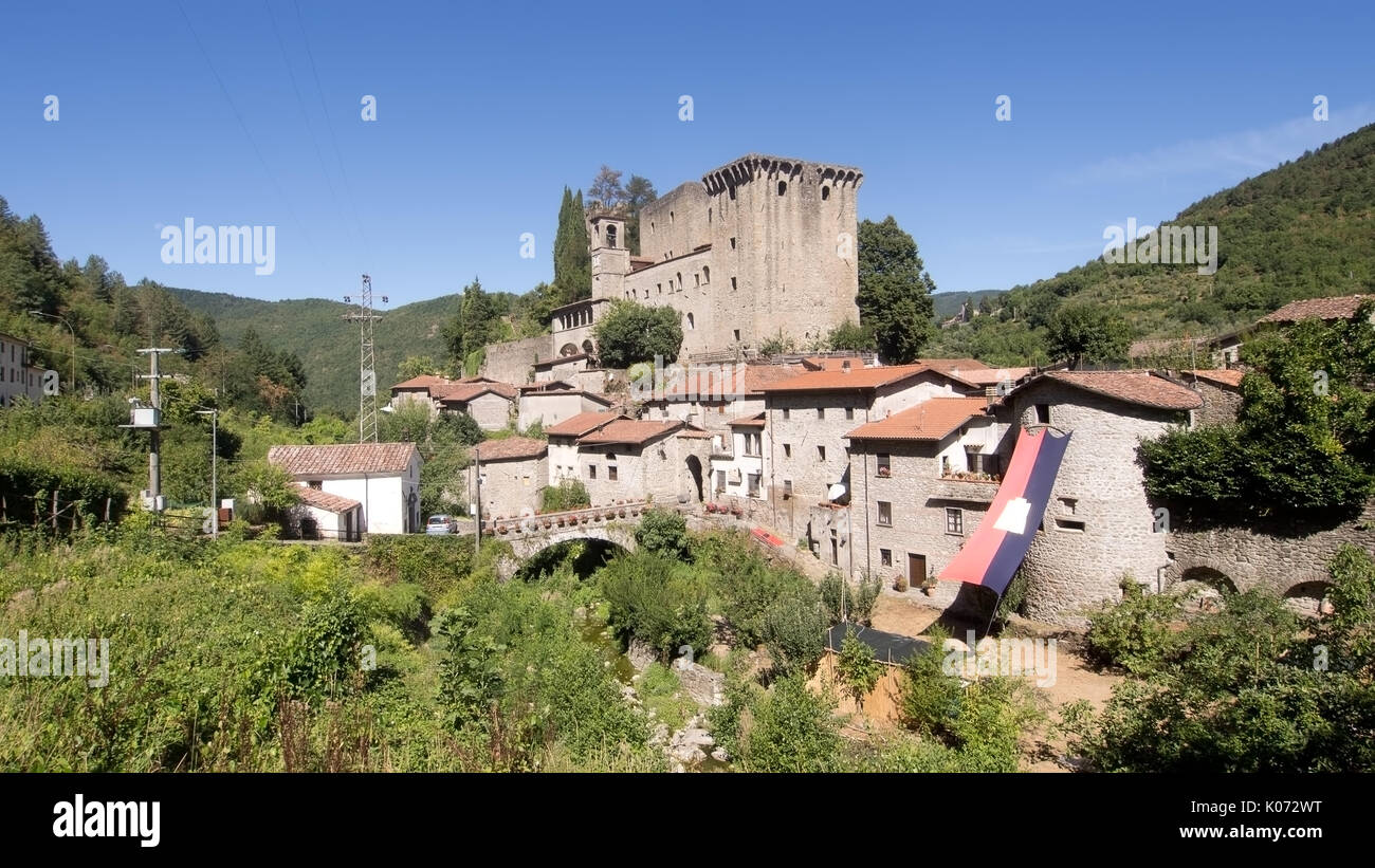 Castello della verrucola Banque de photographies et d’images à haute ...
