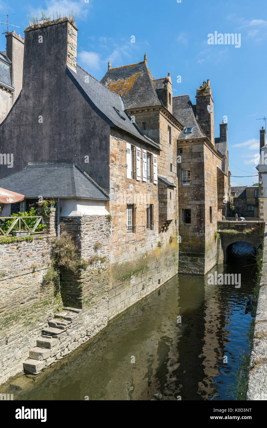 Le pont de Rohan habitées sur la rivière de l'Elorn. Landerneau ...