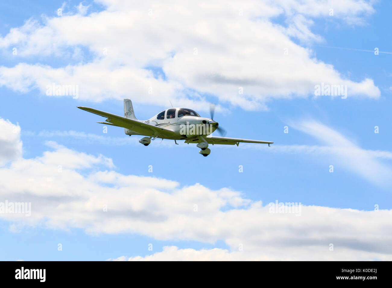 Cirrus aircraft sr20 Banque de photographies et d’images à haute ...