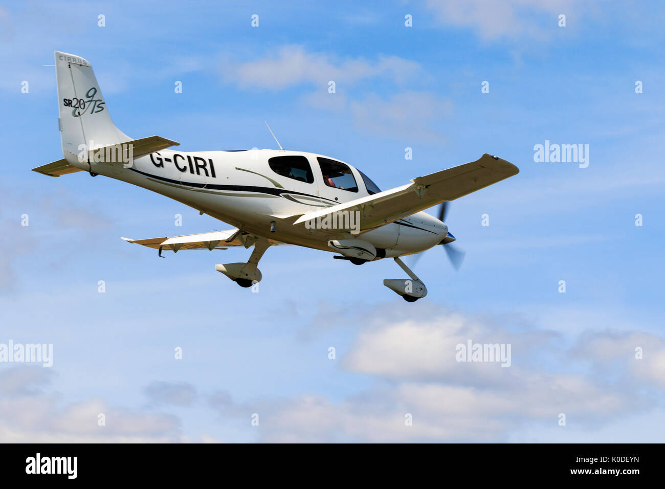 Cirrus aircraft sr20 Banque de photographies et d’images à haute ...