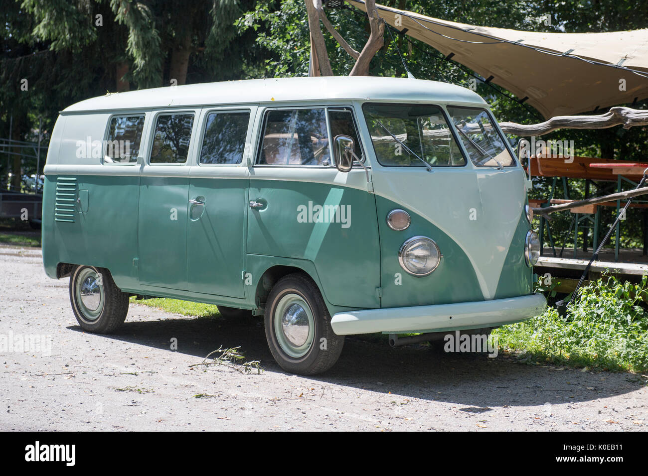 Oldtimer bus Banque de photographies et d’images à haute résolution - Alamy