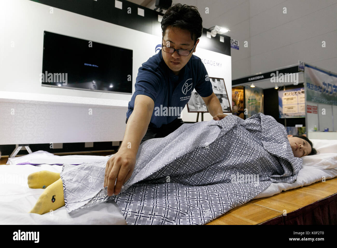 Préparation funérailles Banque de photographies et d’images à haute ...