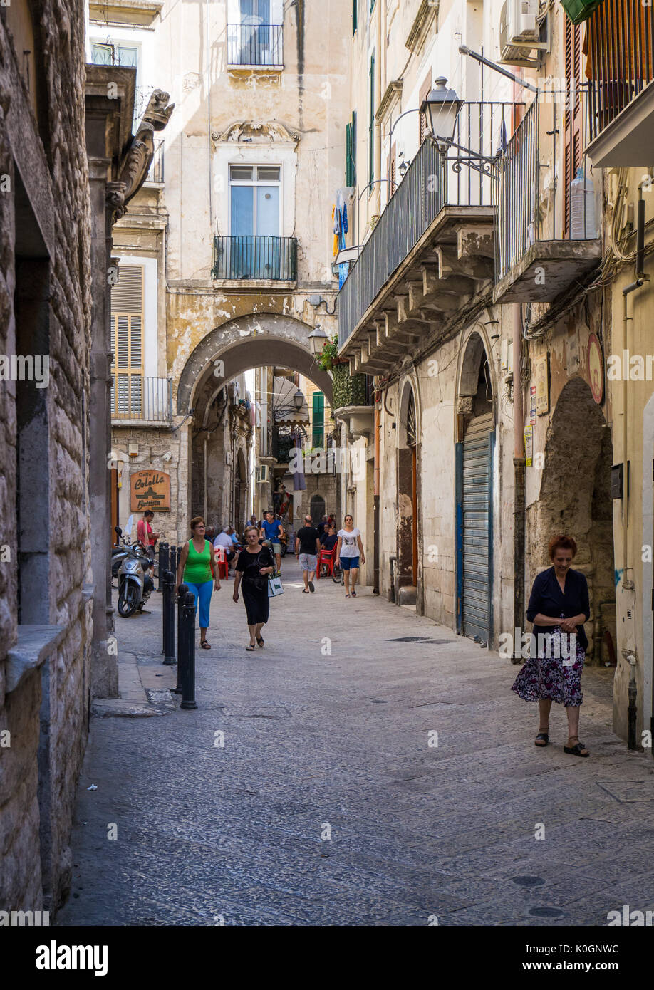 Bari, Italie - La capitale de la région des Pouilles, une grande ville ...