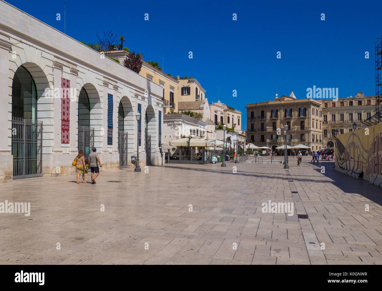 Bari, Italie - La capitale de la région des Pouilles, une grande ville ...