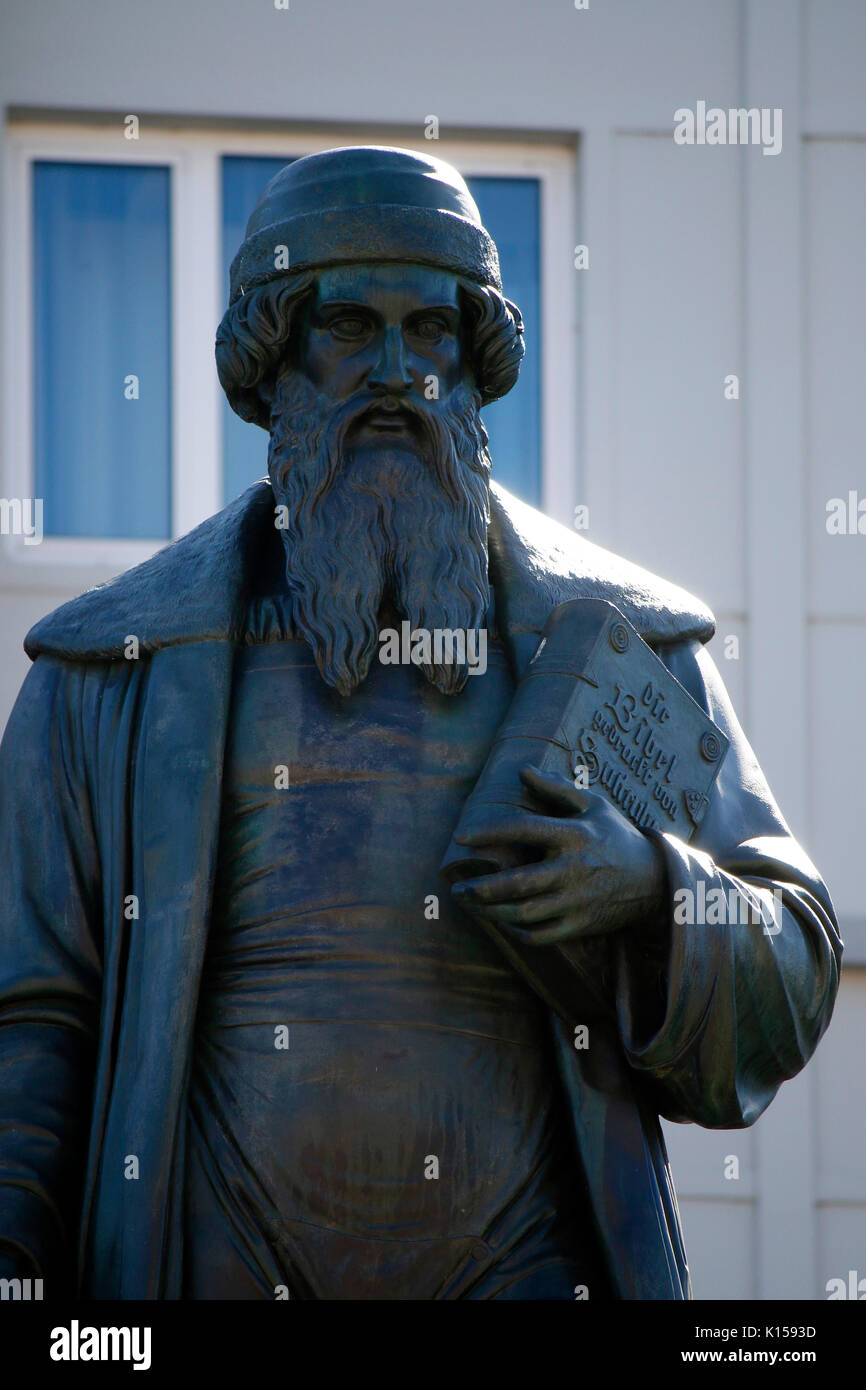 Sculpture of johannes gutenberg Banque de photographies et d’images à ...
