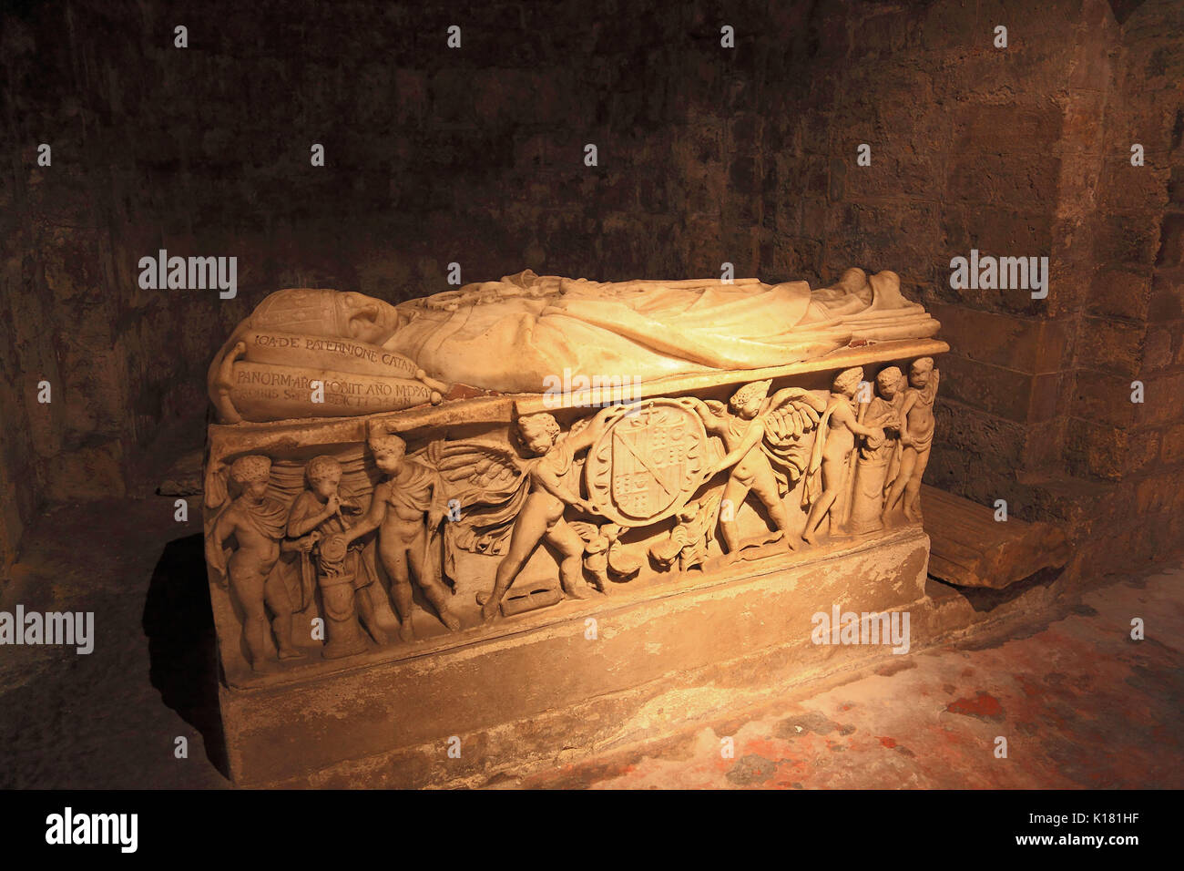 Crypt of palermo cathedral Banque de photographies et d’images à haute ...