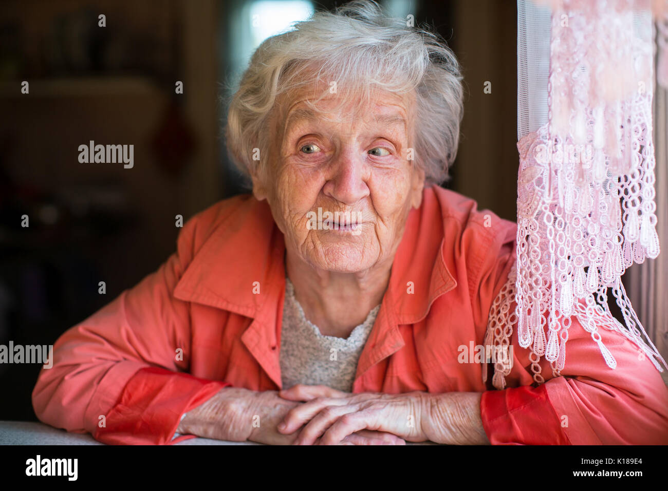 Sourire ironique Banque de photographies et d’images à haute résolution ...