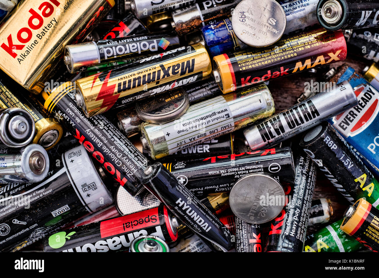 Piles usagées Banque de photographies et d’images à haute résolution ...