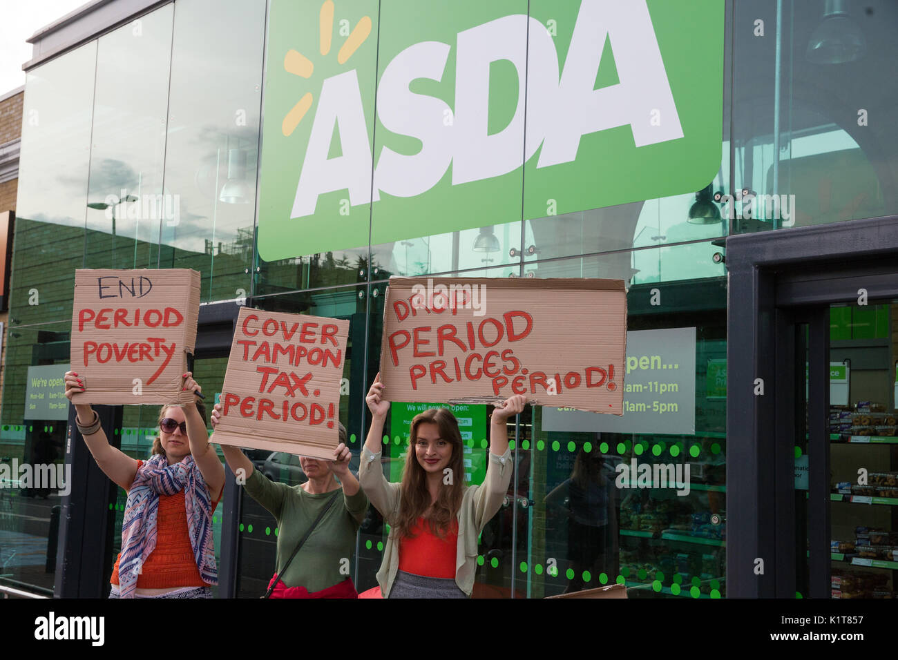 Londres, Royaume-Uni. 24 août, 2017. Laura Coryton (r), fondateur de ...