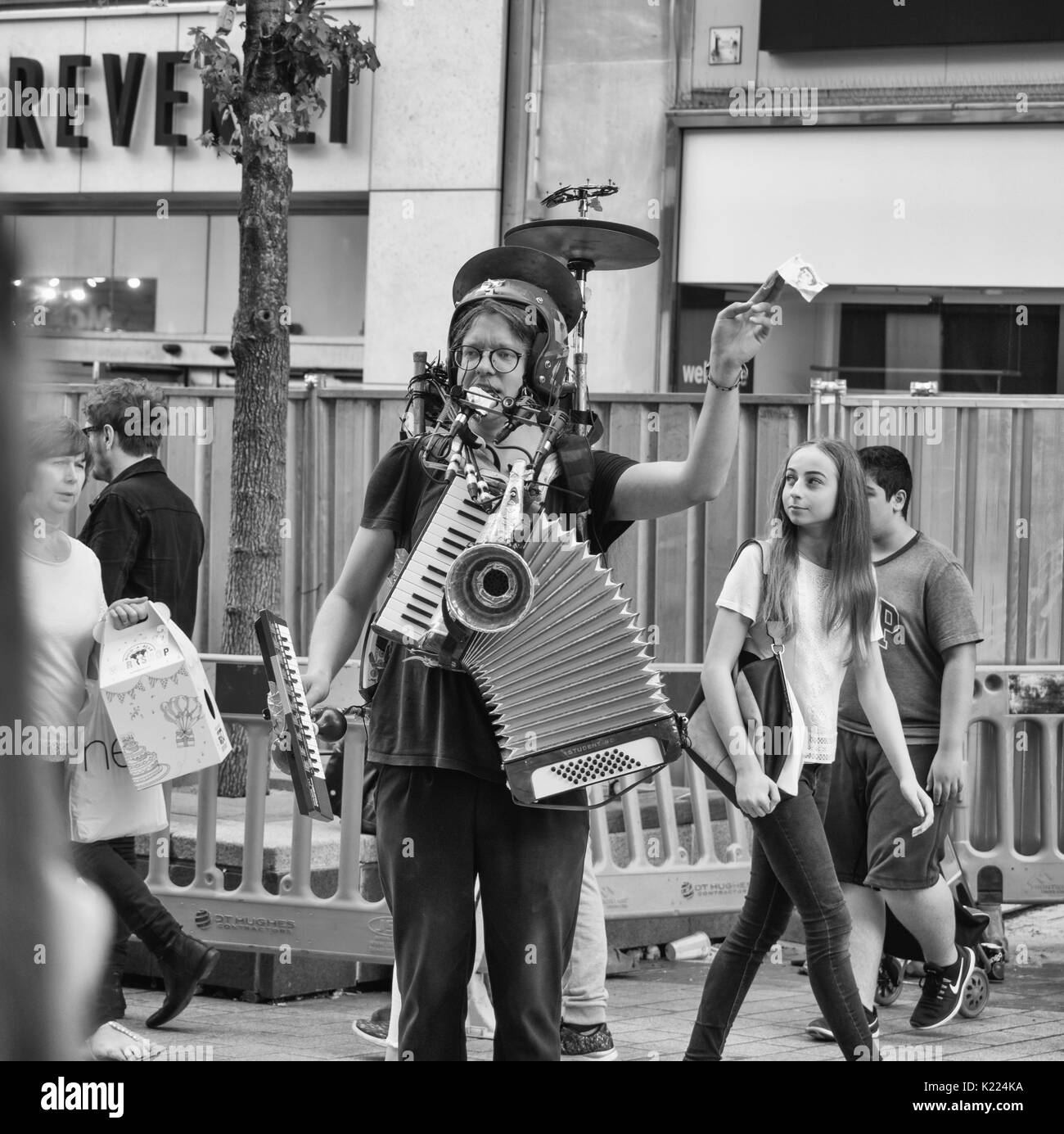 Street busker Banque de photographies et d’images à haute résolution ...