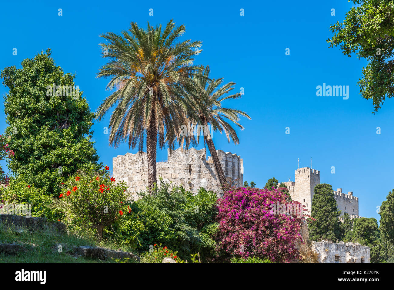 Rhodes town wall Banque de photographies et d’images à haute résolution ...