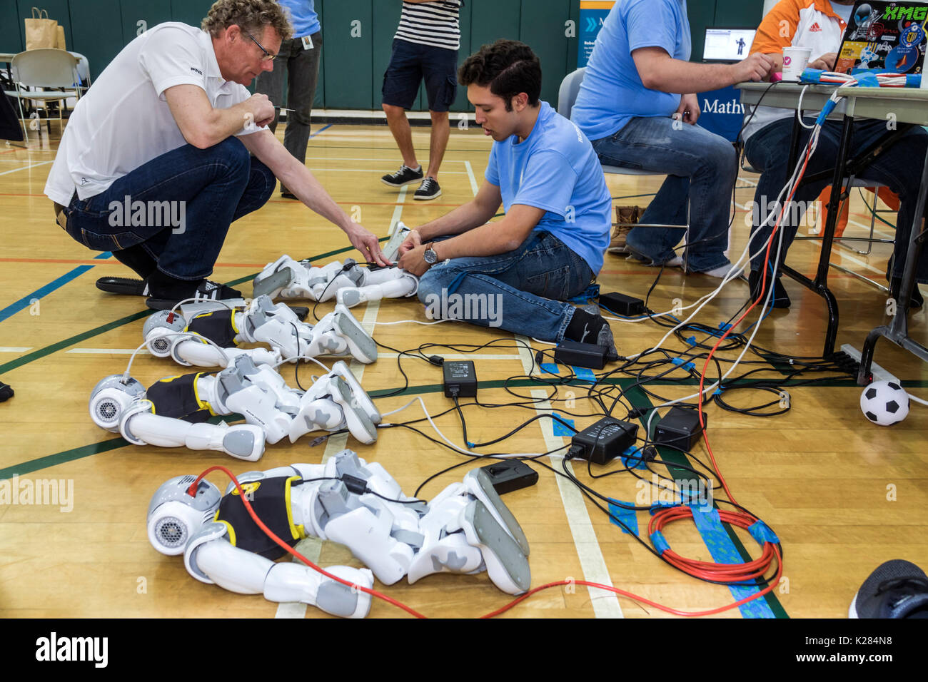Intelligence Artificielle Robots Banque d'image et photos - Alamy