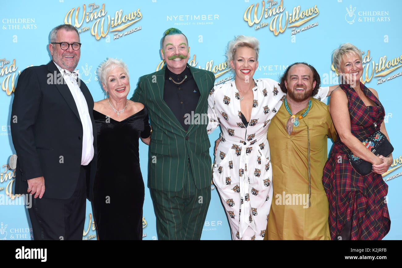 Rufus hound and beth johnson Banque de photographies et d’images à ...