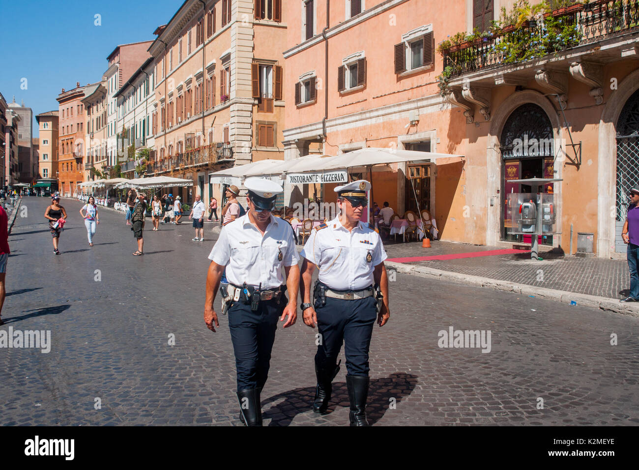 Officiers de police de rome Banque de photographies et d’images à haute ...