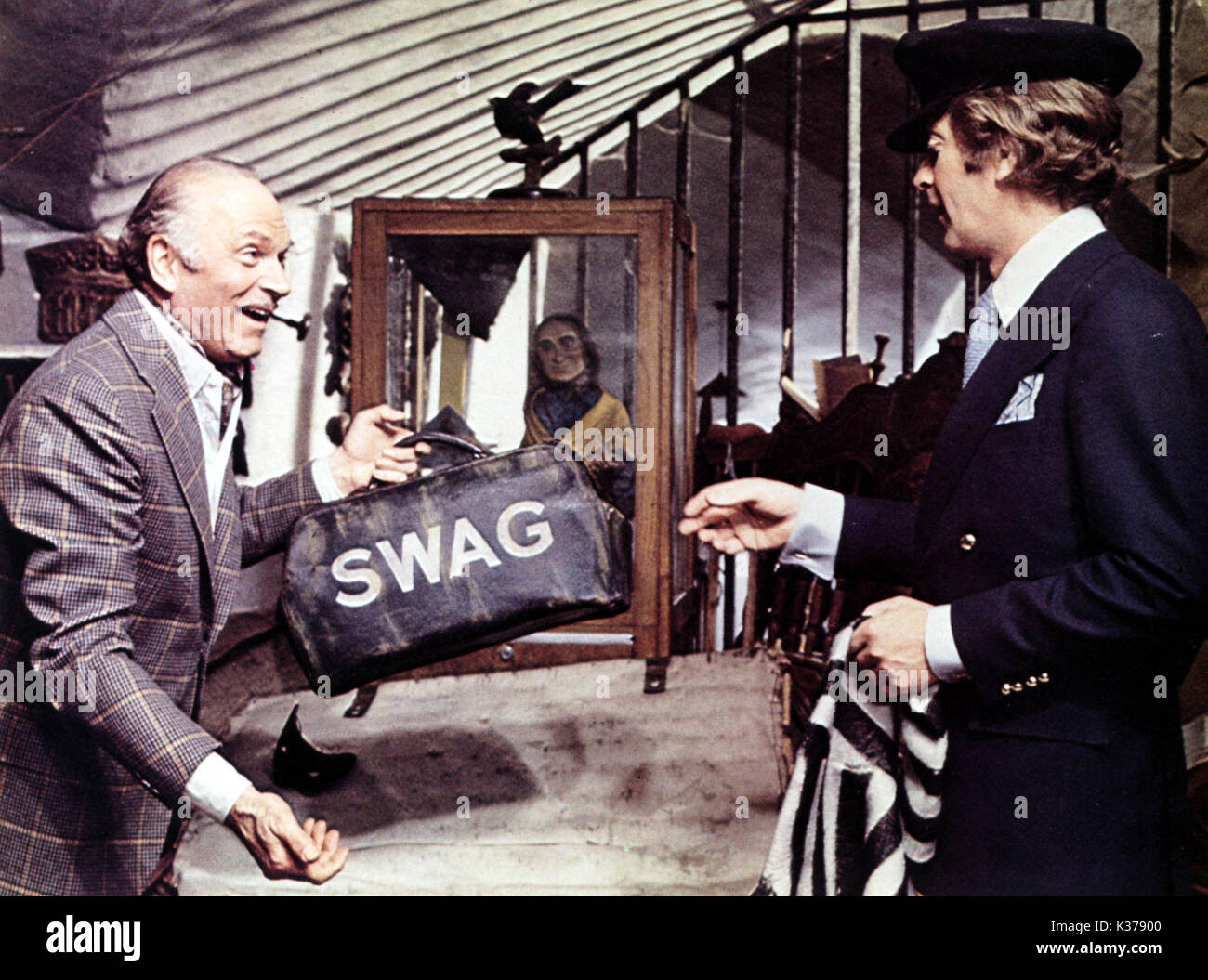 Sleuth michael caine laurence olivier Banque de photographies et d ...