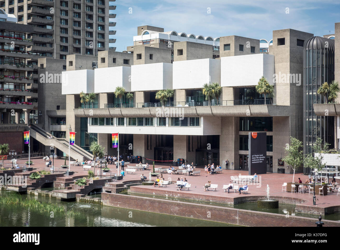Centre barbican Banque de photographies et d’images à haute résolution ...