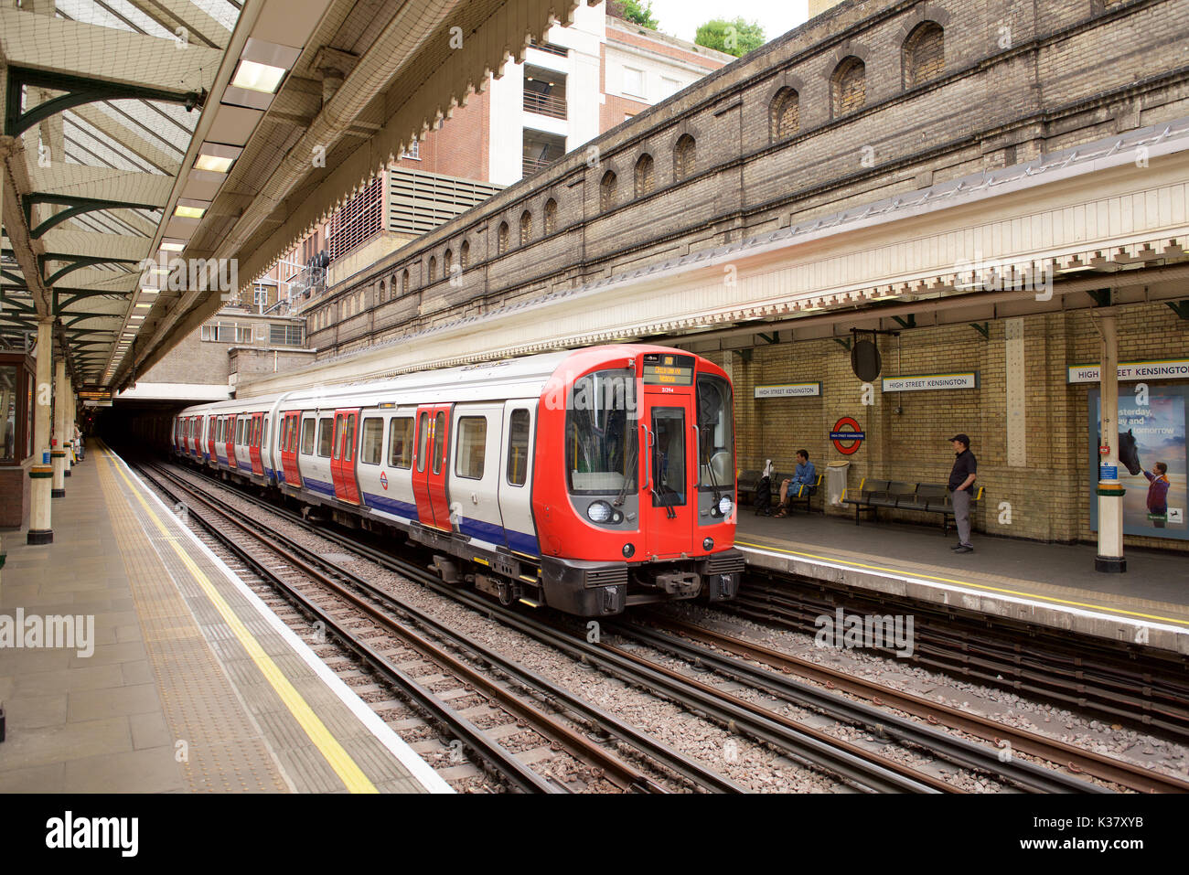 Circle line train Banque de photographies et d’images à haute ...