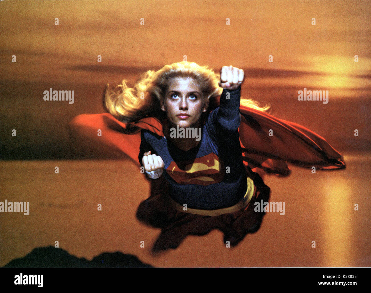 Helen slater supergirl 1984 Banque de photographies et d’images à haute ...