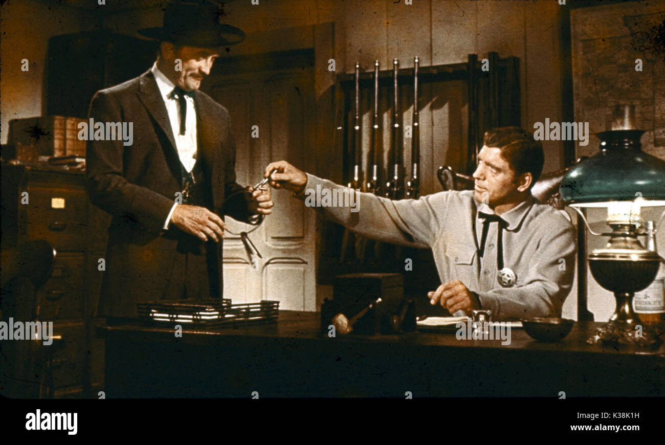 GUNFIGHT À L'OK Corral KIRK DOUGLAS, Burt Lancaster Date : 1957 Photo Stock - Alamy
