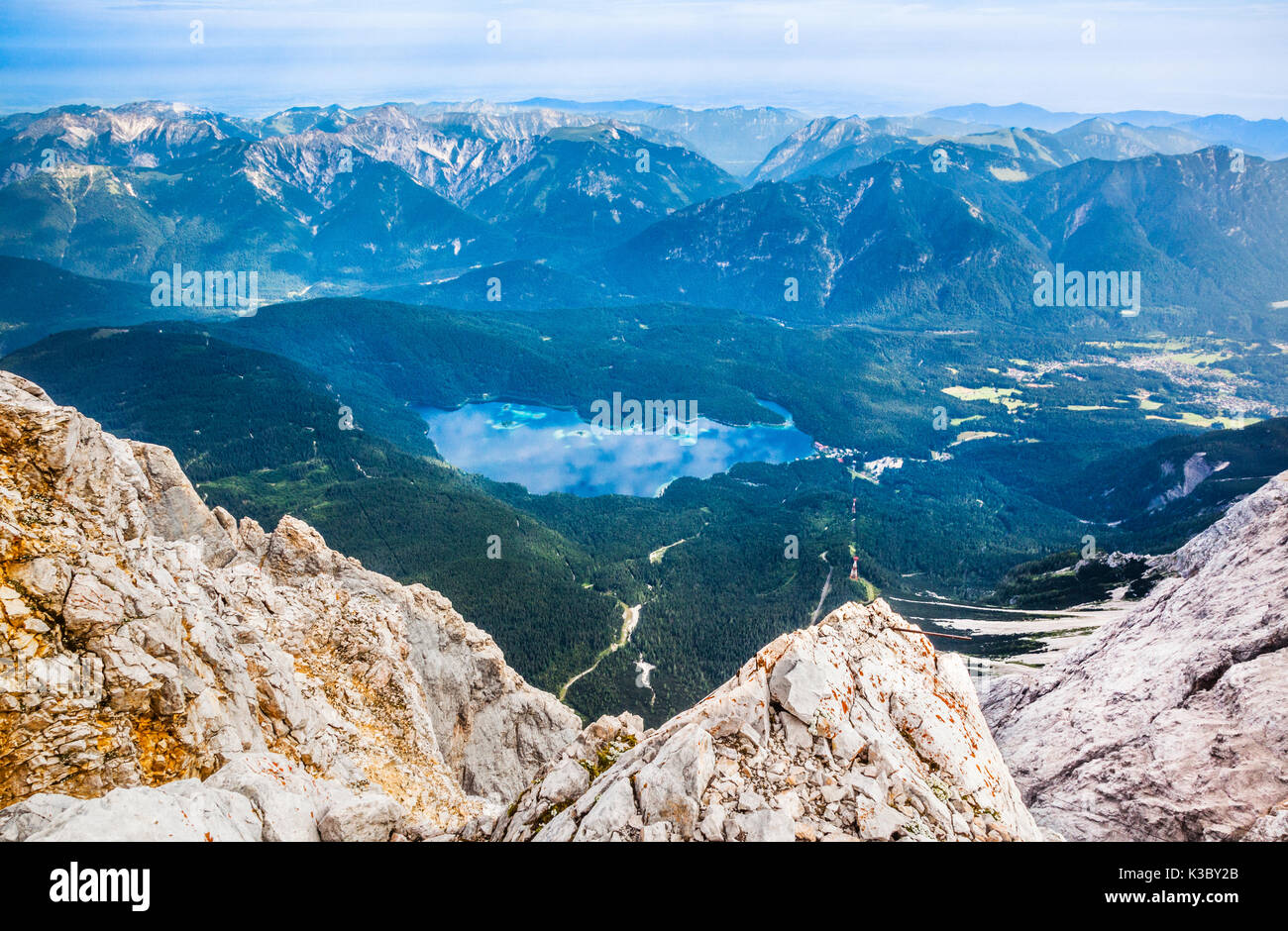 Lac Eibsee Avec Zugspitze Banque d'image et photos - Alamy