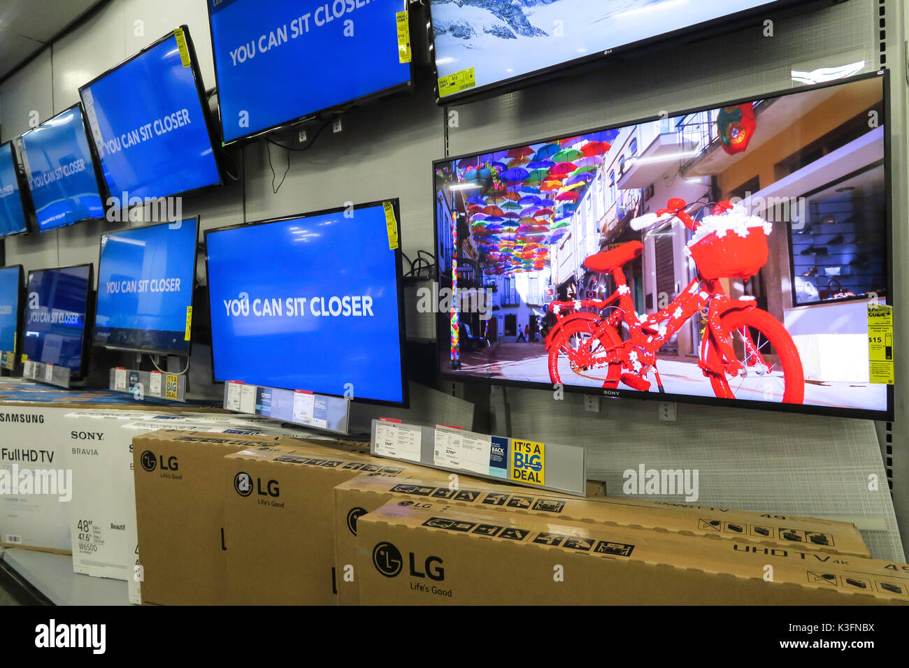 Electronic shop usa store