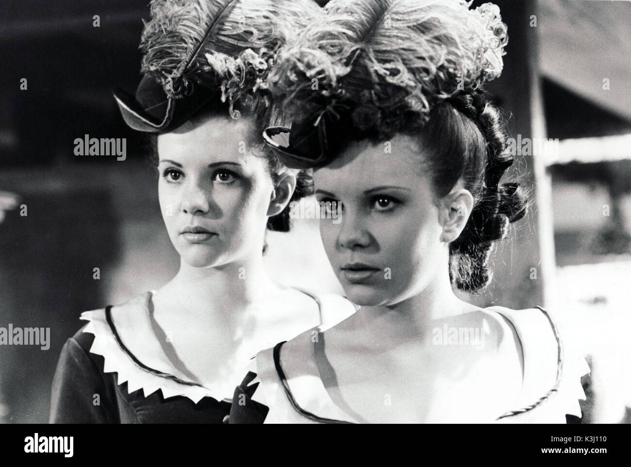 Madeleine collinson mary collinson twins Banque de photographies et d ...